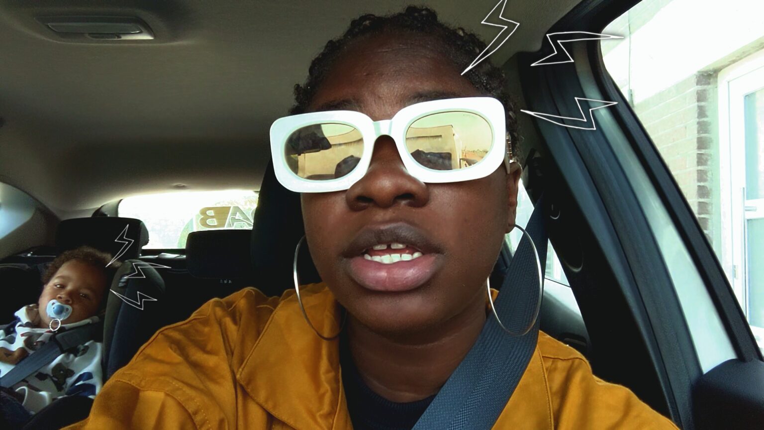 VRT MAX probeert met 'Bloedserieus' het taboe rond menstruatie te doorbreken - Newsmonkey